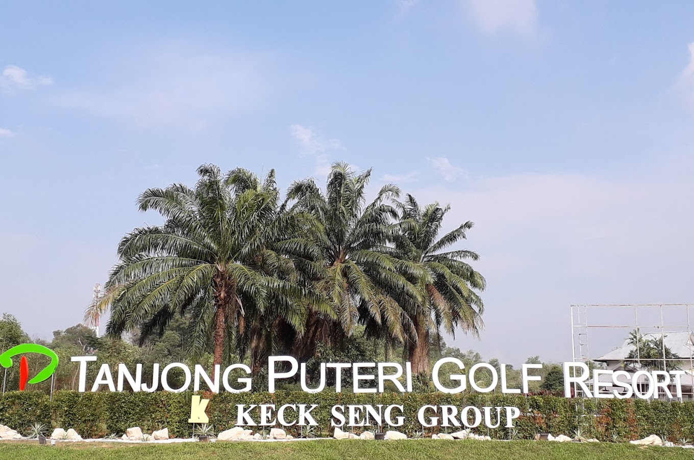 Explore Tanjung Puteri Golf Resort Malaysia with SGJB Taxis